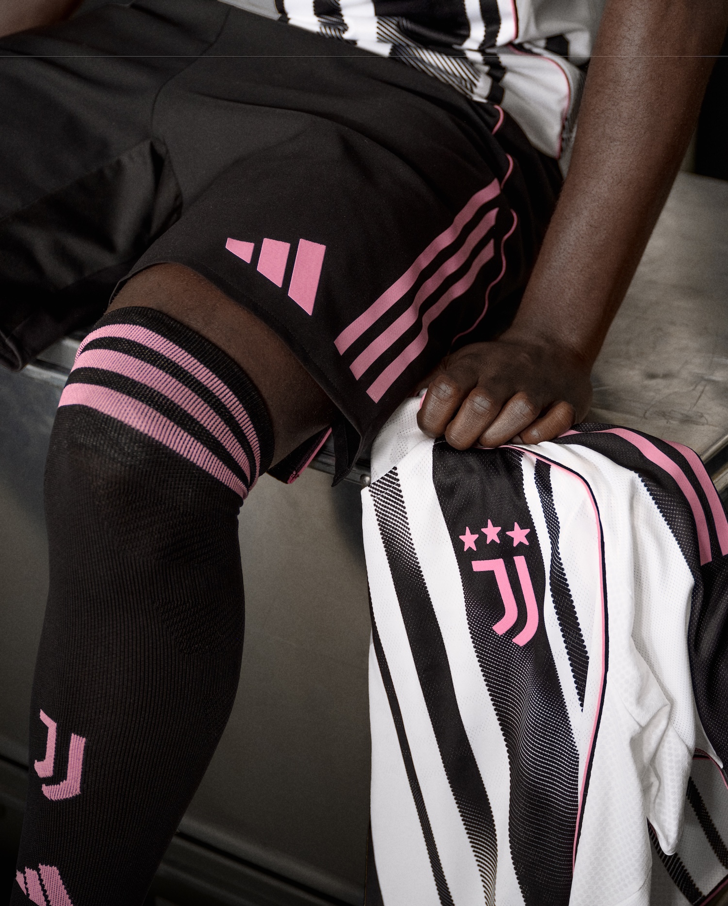 Sulla maglia della Juventus sono arrivate delle nuove strisce ...